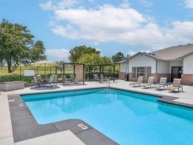 2 BR, 1 BA Apartment 4500 Overland Drive Unit F108, Lawrence, KS 66049