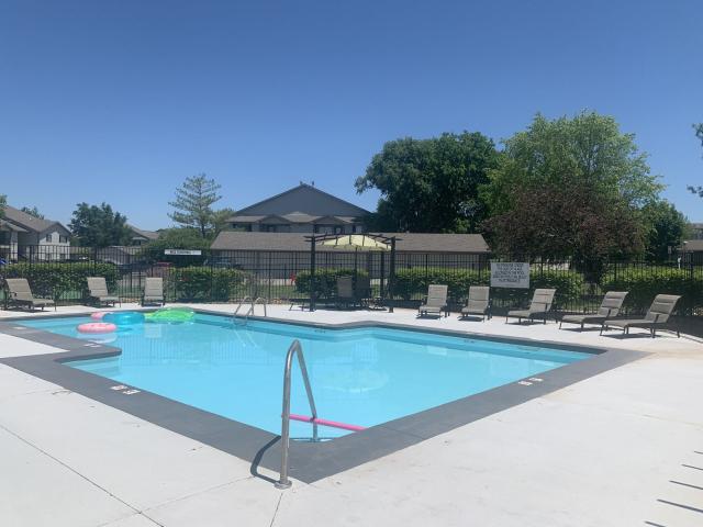 2 BR, 1 BA Apartment 4500 Overland Drive Unit F111, Lawrence, KS 66049