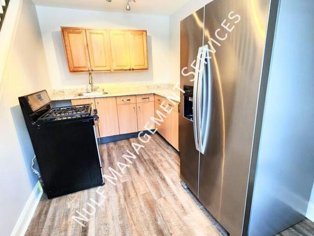 2 BR, 1 BA Apartment 4505 Davison Street, Pittsburgh, PA 15201