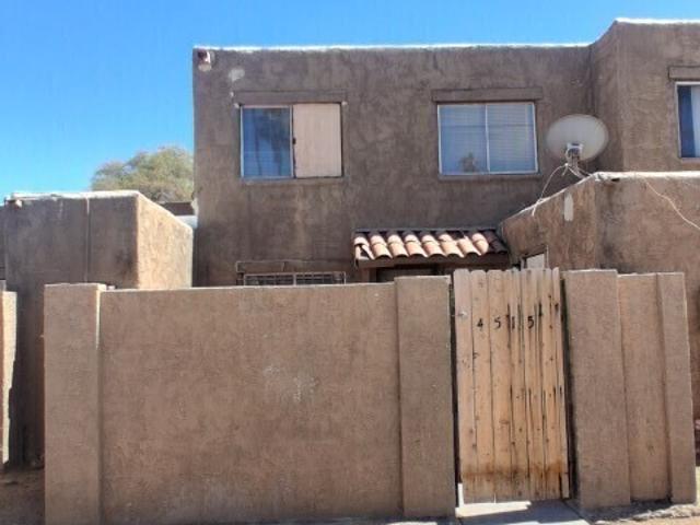 2 BR, 1 BA Apartment 4515 E Wood St, Phoenix, AZ 85040