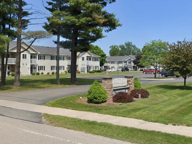 2 BR, 1 BA Apartment 451 Pinecrest St Alpena, MI 49707