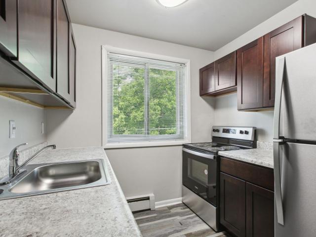 2 BR, 1 BA Apartment 4520 Fort Totten Dr NE Unit 402, Washington, DC 20011
