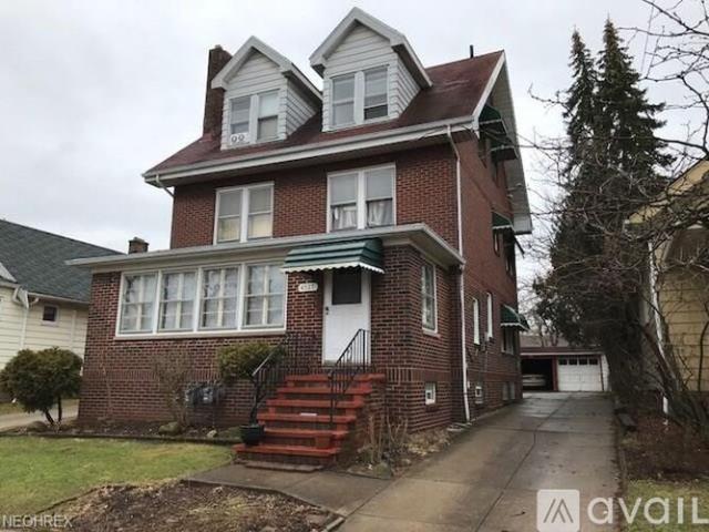 2 BR, 1 BA Apartment 4527 Tuxedo Ave, Unit First Floor, Parma, OH 44134