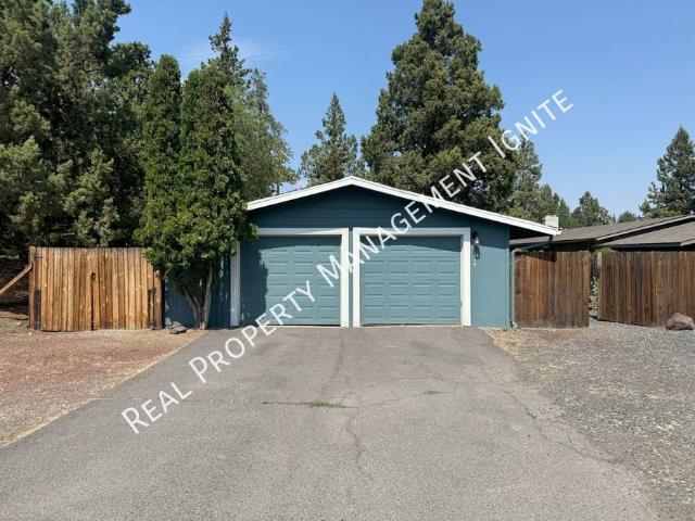 2 BR, 1 BA Apartment 454 NE Thurston Avenue, Bend, OR 97701