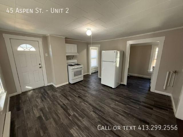 2 BR, 1 BA Apartment 45 Aspen St Ware, MA 01082