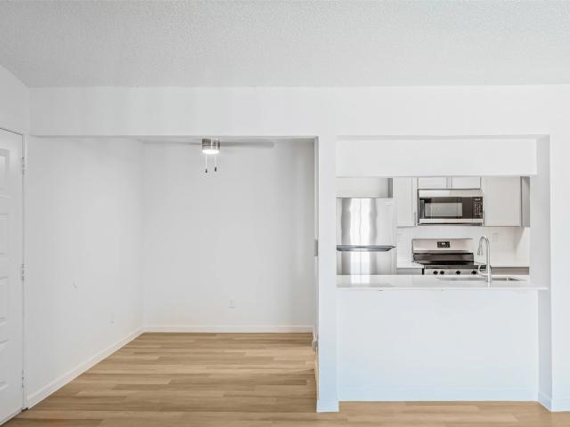 2 BR, 1 BA Apartment 4600 West Pioneer Drive, Irving, TX 75061