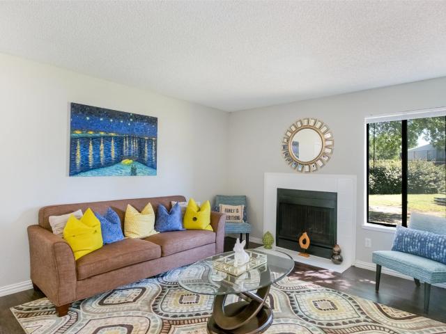 2 BR, 1 BA Apartment 4600 West Pioneer Drive, Irving, TX 75061