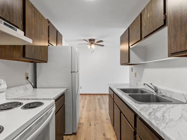 2 BR, 1 BA Apartment 4601 Shoreline Dr Apt 101 Unit 209, Spring Park, MN 55384