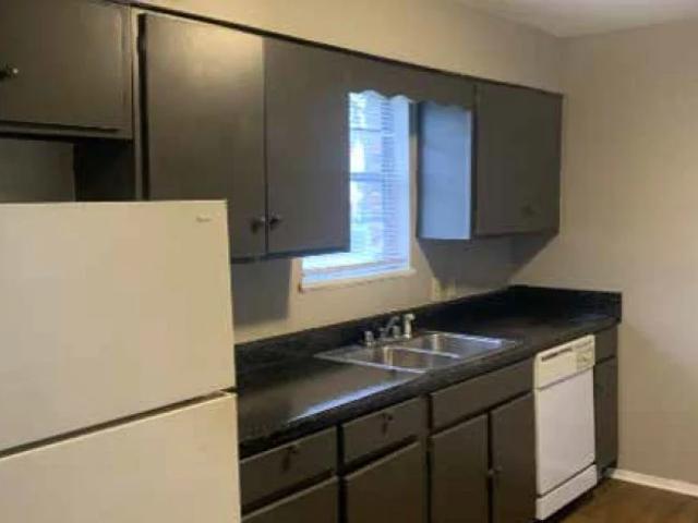 2 BR, 1 BA Apartment 460 E Blackstock Rd, Spartanburg, SC 29301