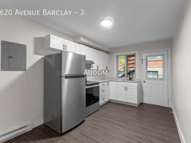 2 BR, 1 BA Apartment 4620 Avenue Barclay, MontrÃ©al, QC H3W 1C7