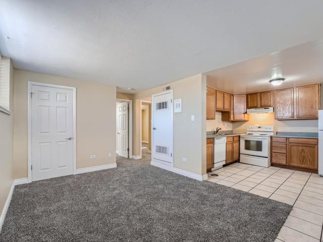 2 BR, 1 BA Apartment 4630 E Asbury Circle, Denver, CO 80222