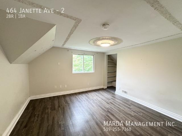 2 BR, 1 BA Apartment 464 Janette Ave, Windsor, ON N9A 4Z5