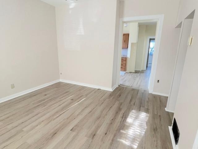 2 BR, 1 BA Apartment 466 Wyandotte St W MAIN, Windsor, ON N9A 5X4