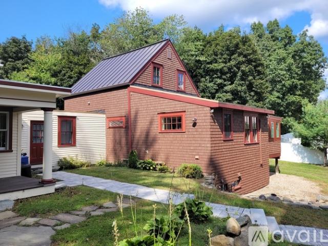 2 BR, 1 BA Apartment 46 Back River Road, Unit 46A, Dover, NH 03820