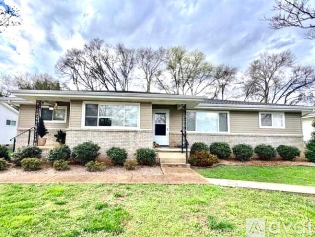 2 BR, 1 BA Apartment 4705 Clover Lane, Unit A, Chattanooga, TN 37343