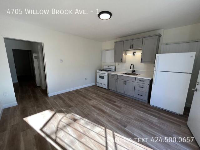 2 BR, 1 BA Apartment 4705 Willow Brook Ave Los Angeles, CA 90029
