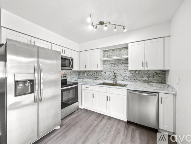 2 BR, 1 BA Apartment 4707 Fishcreek Rd, Unit 4, Stow, OH 44224