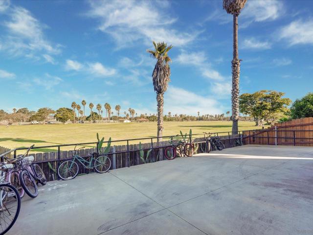 2 BR, 1 BA Apartment 4712 West Point Loma Boulevard, San Diego, CA 92107