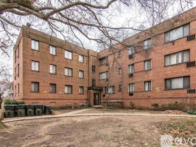 2 BR, 1 BA Apartment 4733 1st St SW, Unit 301, Washington, DC 20032