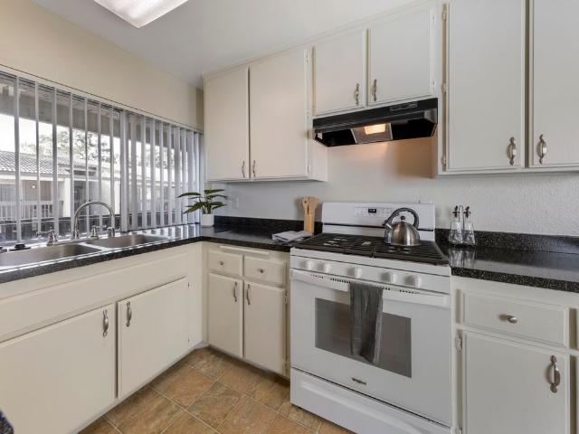 2 BR, 1 BA Apartment 477 East Bonita Avenue Unit 00B B21, San Dimas, CA 91773