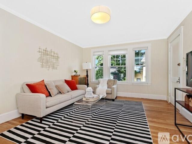 2 BR, 1 BA Apartment 47 Seaverns Avenue, Unit 2R, Jamaica Plain, MA 02130