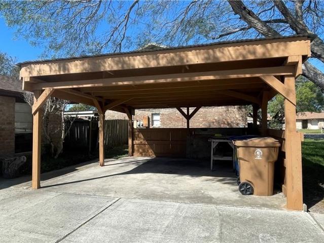 2 BR, 1 BA Apartment 4805 Shadowbend Drive, Corpus Christi, TX 78413