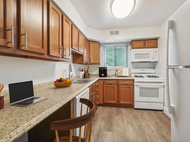 2 BR, 1 BA Apartment 4808 Hamilton Ave 2D Unit 002D, Baltimore, MD 21206