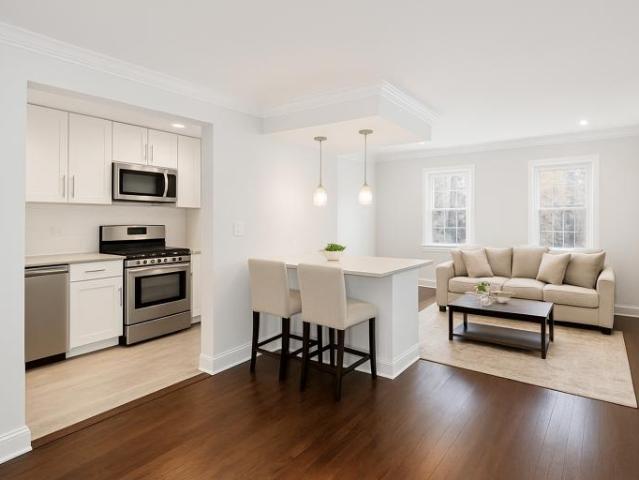 2 BR, 1 BA Apartment 480 Valley Rd Unit A03, Montclair, NJ 07043