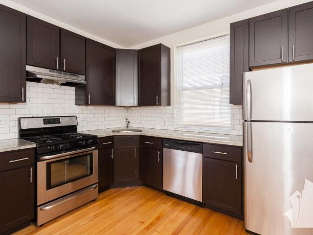 2 BR, 1 BA Apartment 4839 North Wolcott, Chicago, IL 60640