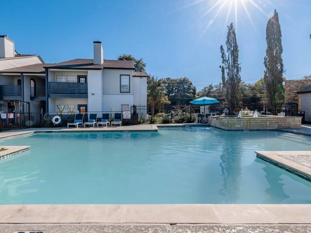 2 BR, 1 BA Apartment 4849 Haverwood Lane Unit 1416, Dallas, TX 75287