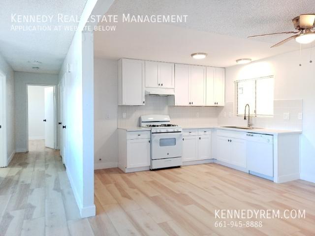 2 BR, 1 BA Apartment 4849 W Avenue L14, Lancaster, CA 93536