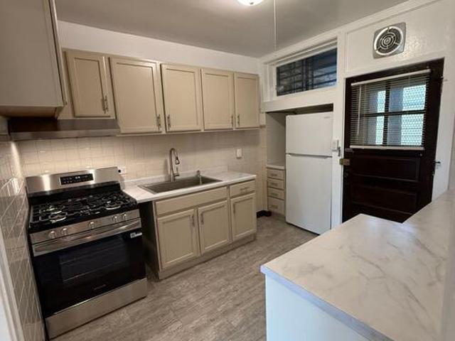 2 BR, 1 BA Apartment 4859 N Kenneth Ave, Unit 3rd Floor, Chicago, IL 60630