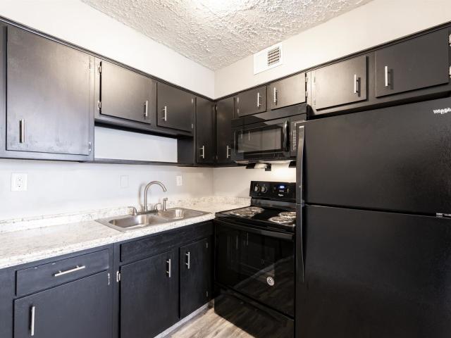 2 BR, 1 BA Apartment 4862 Fegenbush Ln #1 Unit 4919 03C, Louisville, KY 40218