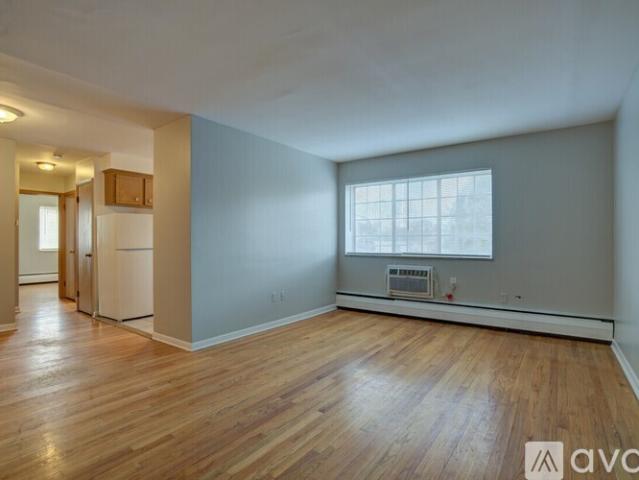 2 BR, 1 BA Apartment 4865 Cadieux Rd, Unit 11, Detroit, MI 48224