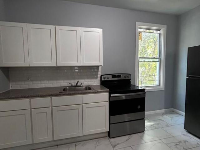 2 BR, 1 BA Apartment 486 Walnut St, Yonkers, NY 10701