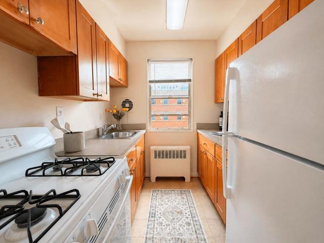 2 BR, 1 BA Apartment 4887 Battery Ln Unit 6531, Bethesda, MD 20814
