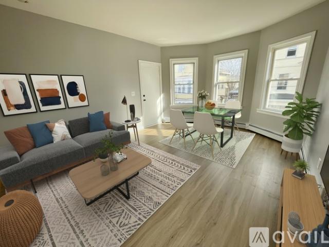 2 BR, 1 BA Apartment 48 Pekin St, Unit 1, Providence, RI 02908