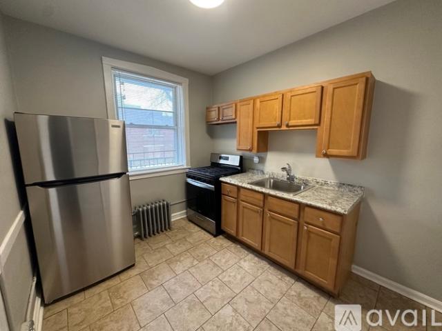 2 BR, 1 BA Apartment 4900 N St Louis Ave, Unit #1S, Chicago, IL 60625