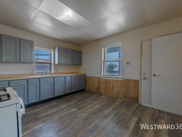 2 BR, 1 BA Apartment 4901 Magoun Avenue, East Chicago, IN 46312