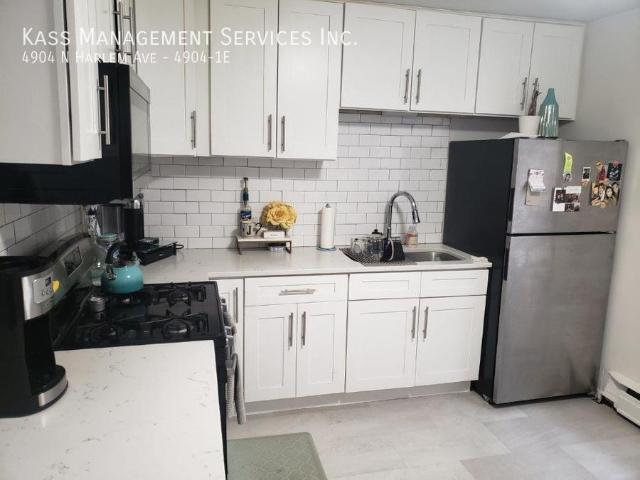 2 BR, 1 BA Apartment 4904 N Harlem Ave, Harwood Heights, IL 60706