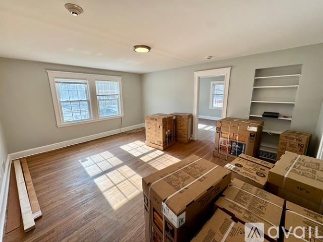 2 BR, 1 BA Apartment 4907 Washington St, Unit 1L, Boston, MA 02132