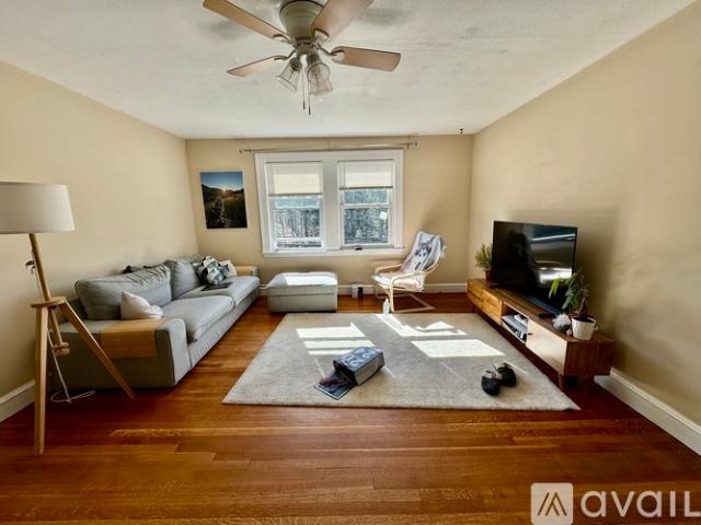 2 BR, 1 BA Apartment 4907 Washington St, Unit 3R, Boston, MA 02132