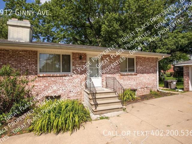 2 BR, 1 BA Apartment 4912 Ginny Ave Lincoln, NE 68516