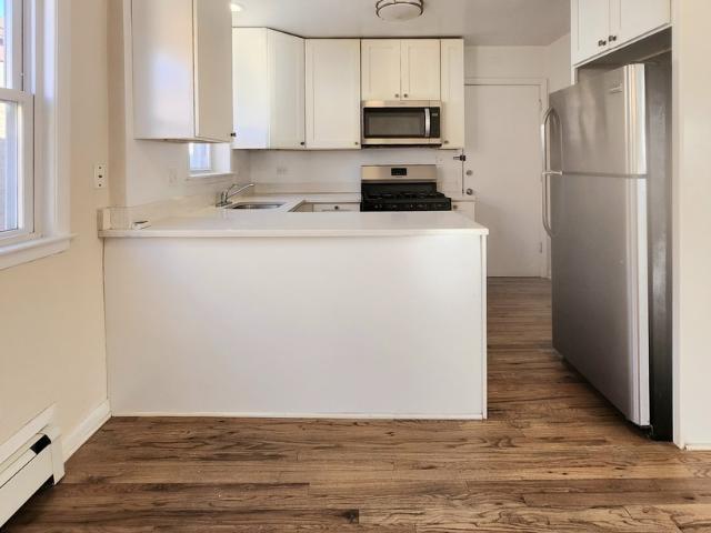 2 BR, 1 BA Apartment 4916 N Harlem Ave, Hardwood Heights, IL 60706