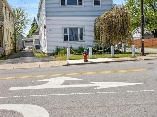 2 BR, 1 BA Apartment 494 S Ogden St Buffalo, NY 14206