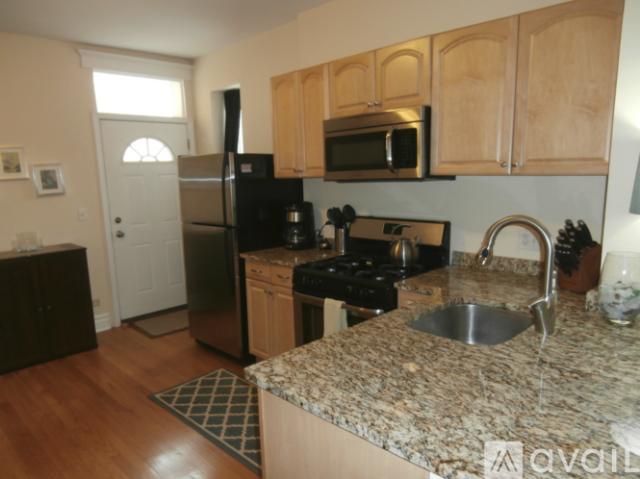 2 BR, 1 BA Apartment 4955 N Damen Ave, Unit 1F, Chicago, IL 60625