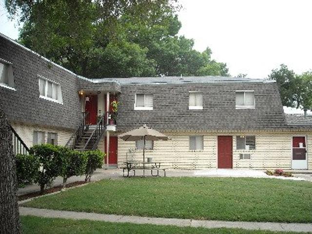 2 BR, 1 BA Apartment 499 W. San Antonio, Lockhart, TX 78644