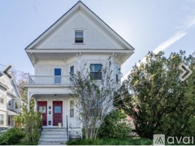2 BR, 1 BA Apartment 403 Beacon Street, Unit 3, Lowell, MA 01850