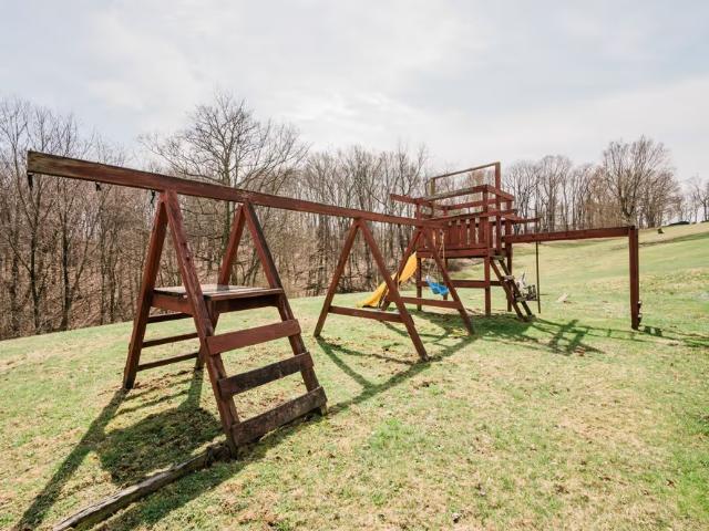 2 BR, 1 BA Apartment 4002 4032 East Shaffer Drive Unit Unit 4020, Aliquippa, PA 15001