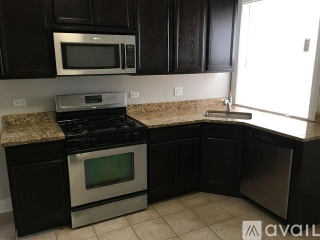 2 BR, 1 BA Apartment 4006 N Hamlin Ave, Unit 2N, Chicago, IL 60618